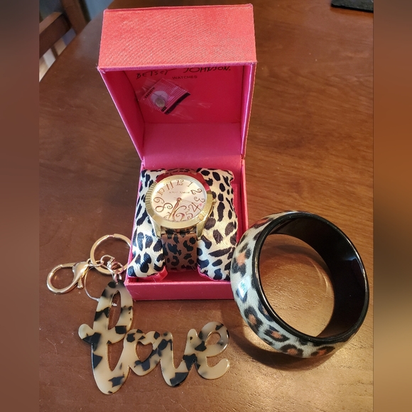 Betsey Johnson | Accessories | Betsey Johnson Gold Tone Leopard Band ...